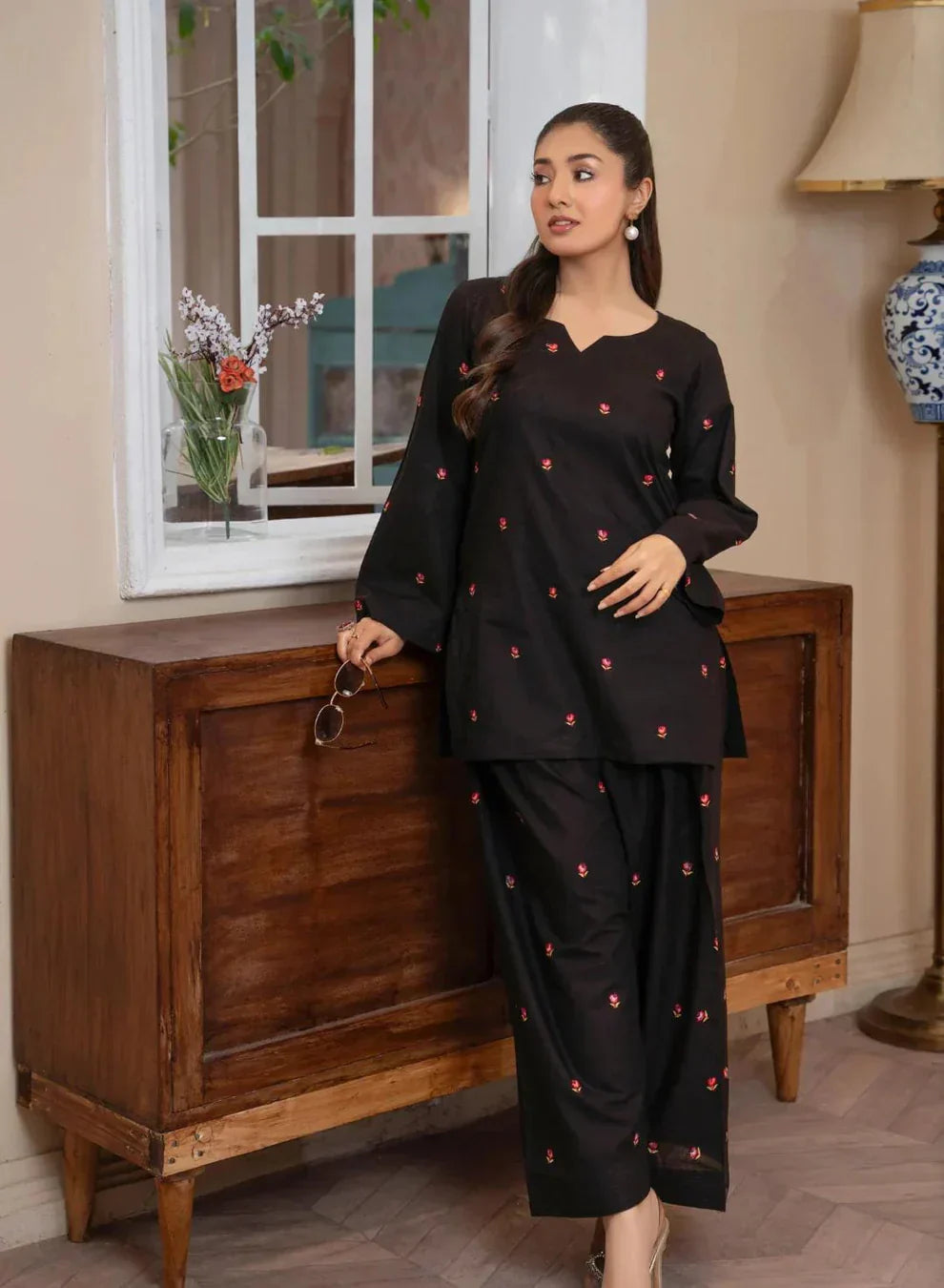 Flower-Petal Furshi Shalwar 2pc – Parsa Pret